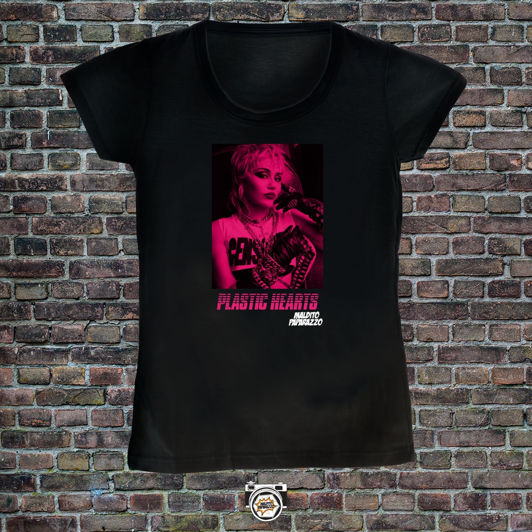 Miley Cyrus Plastic Hearts – Maldito Paparazzo Miley Cyrus Plastic Hearts – Maldito Paparazzo